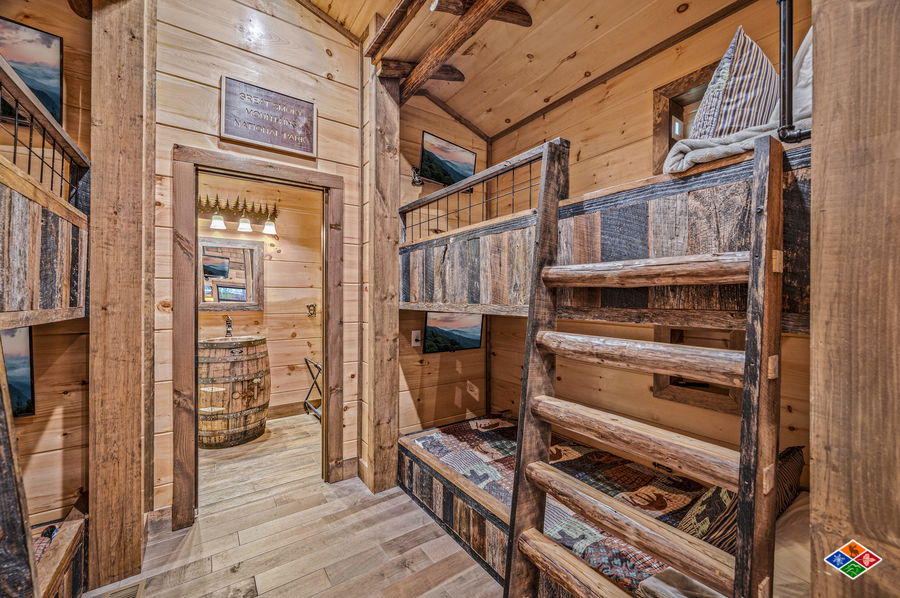 Ace In The Hole Luxury Cabin