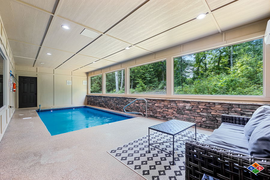 Modern Adventure Splash Cabin