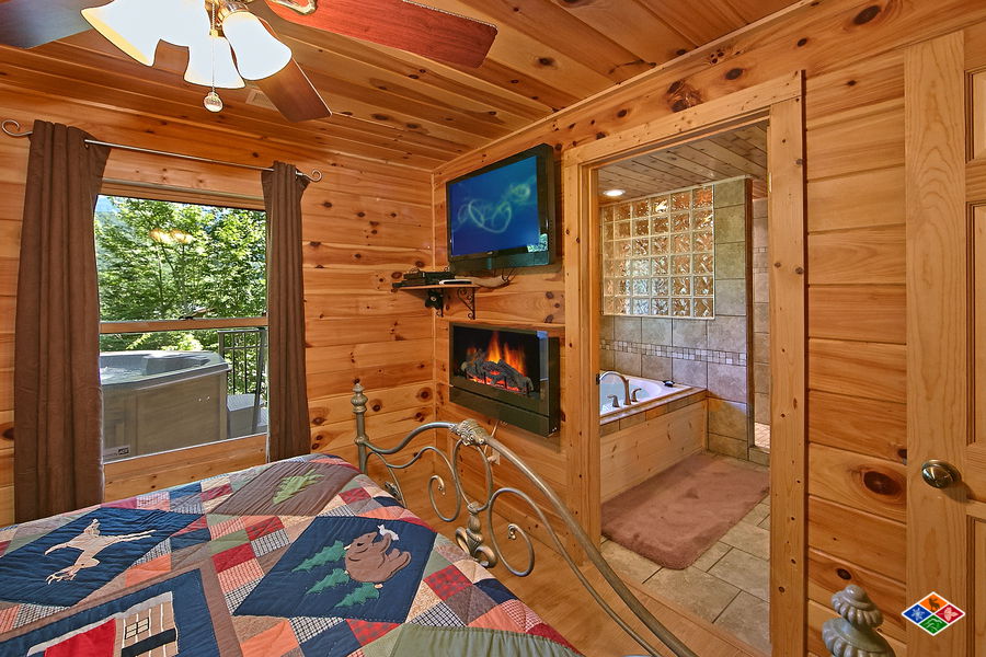 Cajun Hideaway - Gatlinburg Cabin - Smoky Mountains