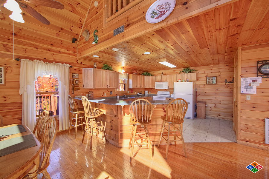 Cajun Hideaway - Gatlinburg Cabin - Smoky Mountains