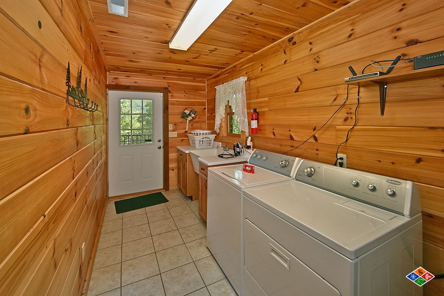 Cajun Hideaway - Gatlinburg Cabin - Smoky Mountains