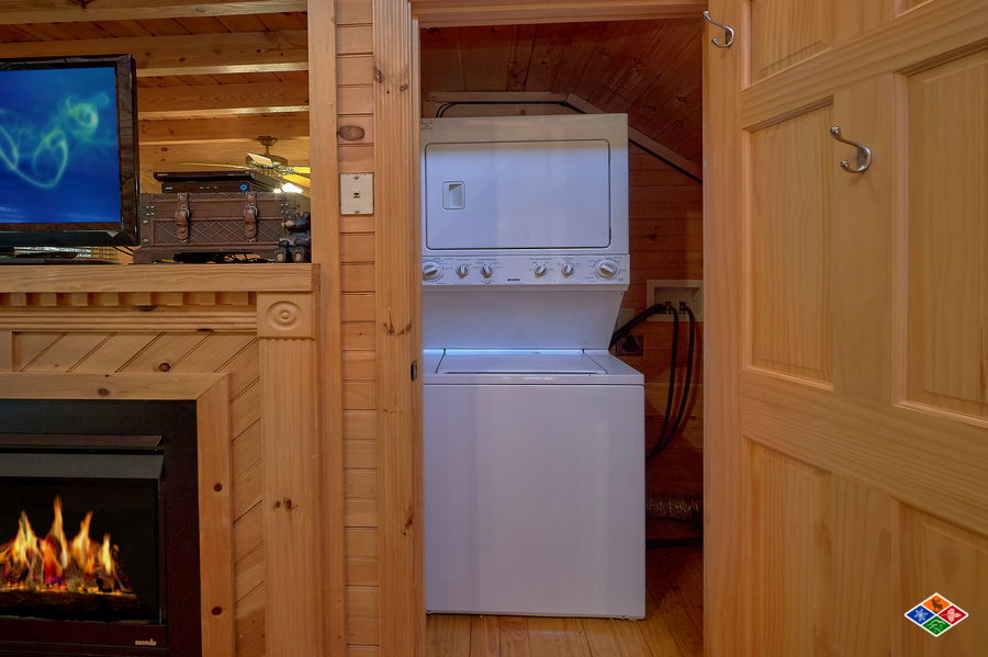 Romantic Cabin with Bonus Loft