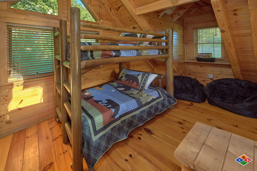 Romantic Cabin with Bonus Loft