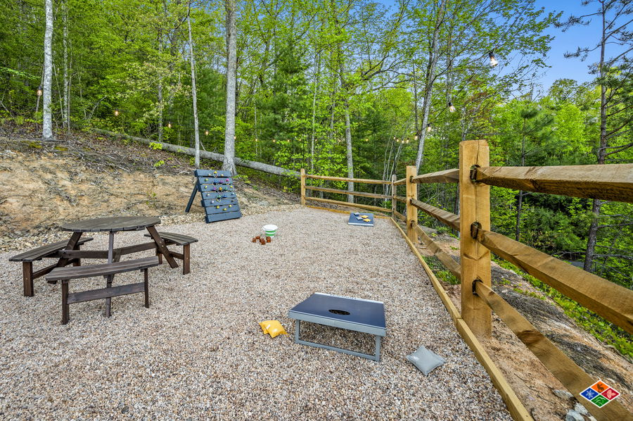 Cedar Hawk Springs Cabin