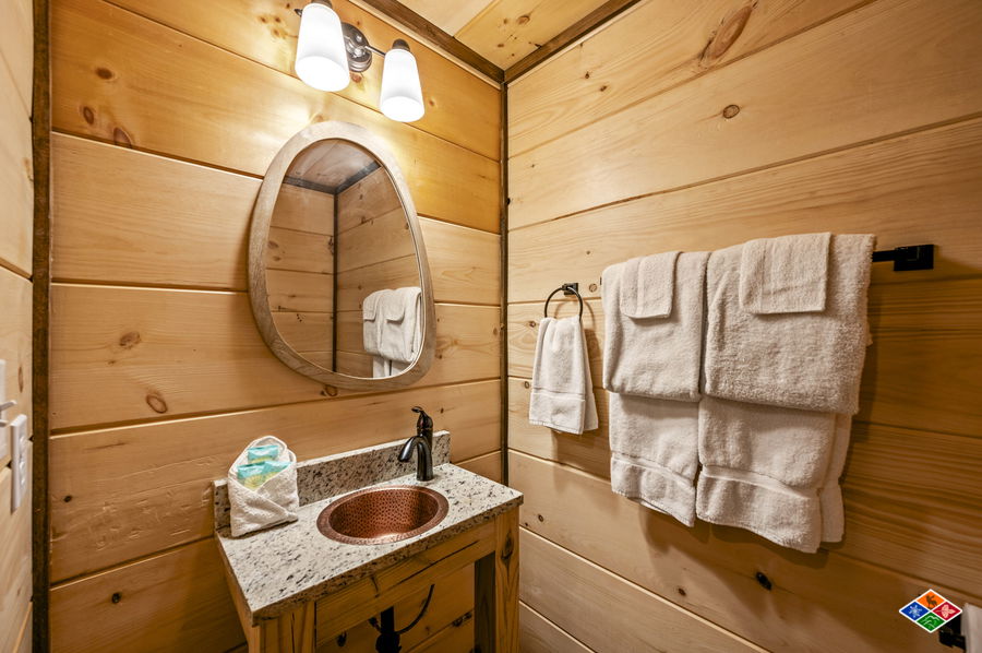 Cedar Hawk Springs Cabin