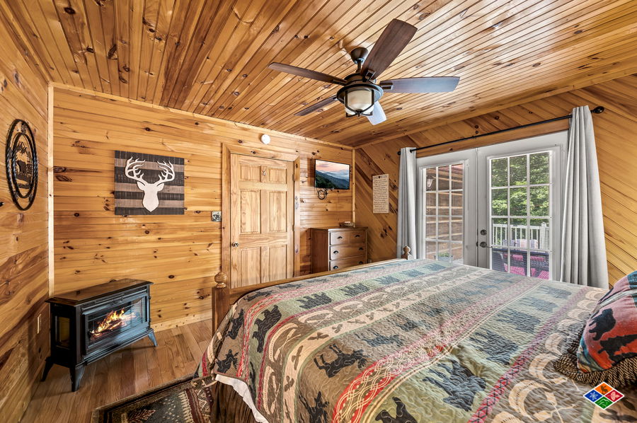 Cozy Bear Cabin - Smoky Mountain Luxur Cabin