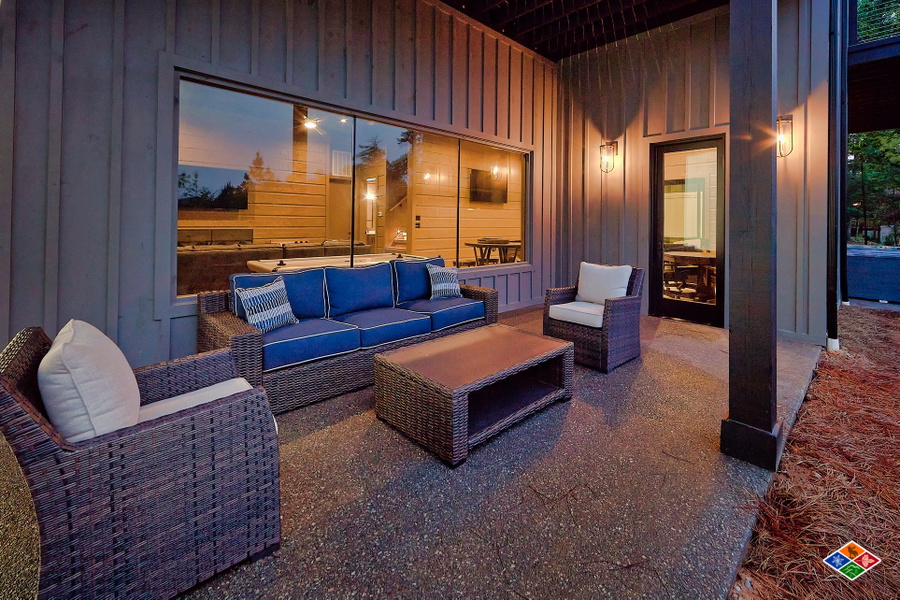 Modern Endless View Cabin