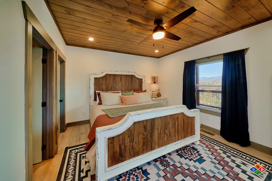 LeConte Luxury Lodge - Unbelievable Mountain Views