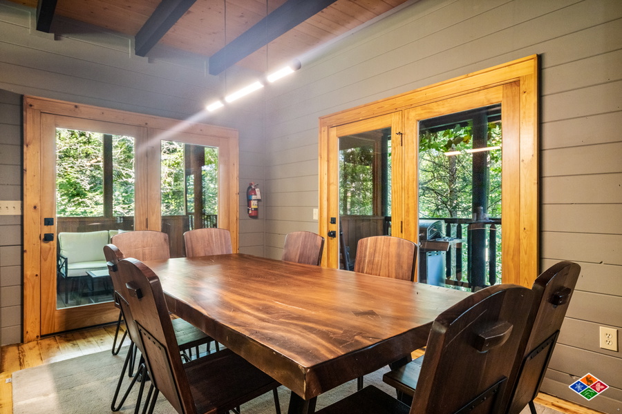 Modern Rustic Hideaway Cabin