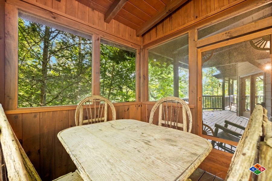 Modern Rustic Hideaway Cabin