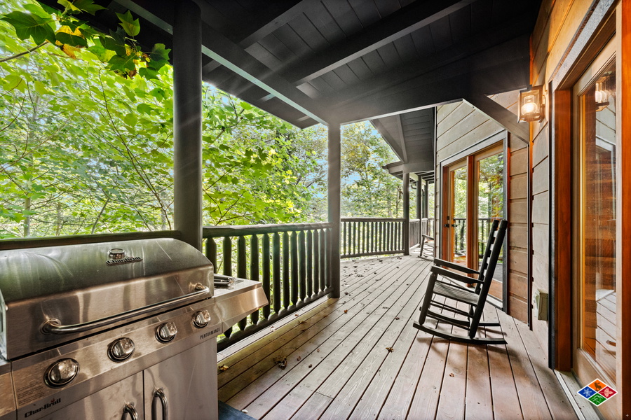 Modern Rustic Hideaway Cabin