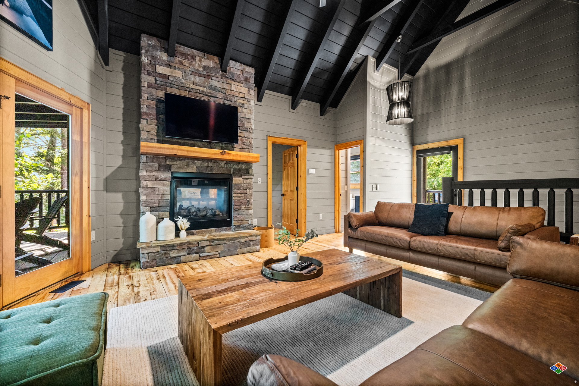 Rustic Cabin Hideaway Couch HIKERS HIDEAWAY | Betsy's Cabins