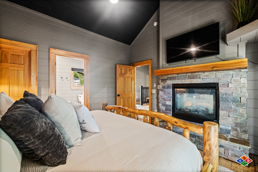 Modern Rustic Hideaway Cabin