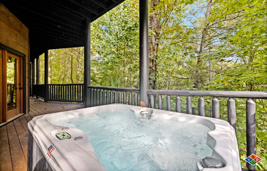 Modern Rustic Hideaway Cabin