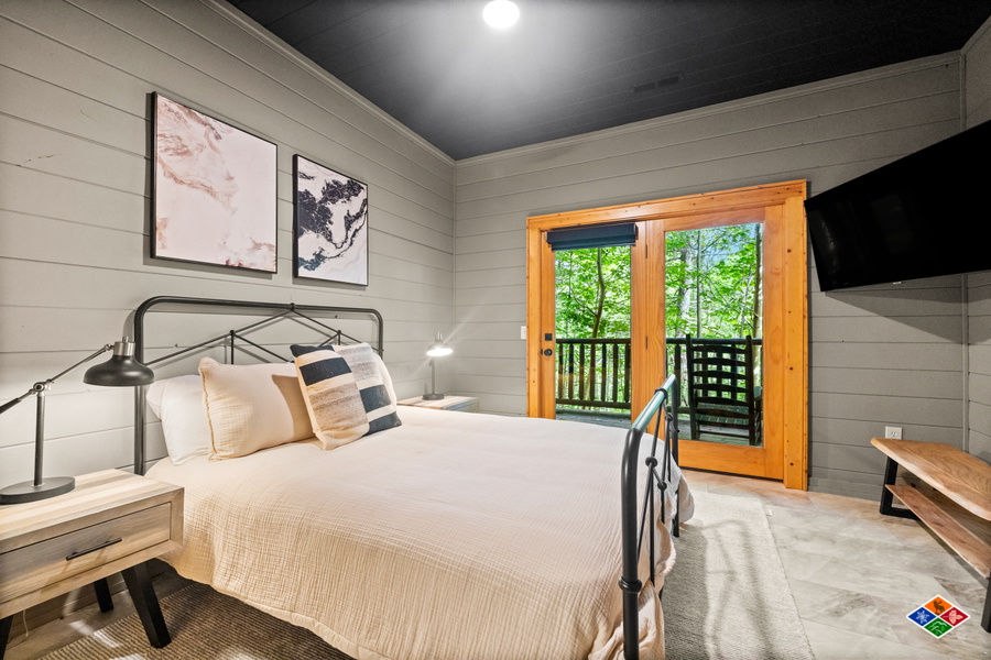 Modern Rustic Hideaway Cabin
