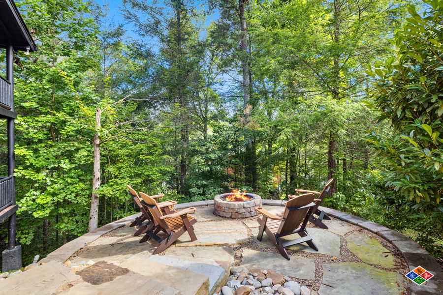 Modern Rustic Hideaway Cabin