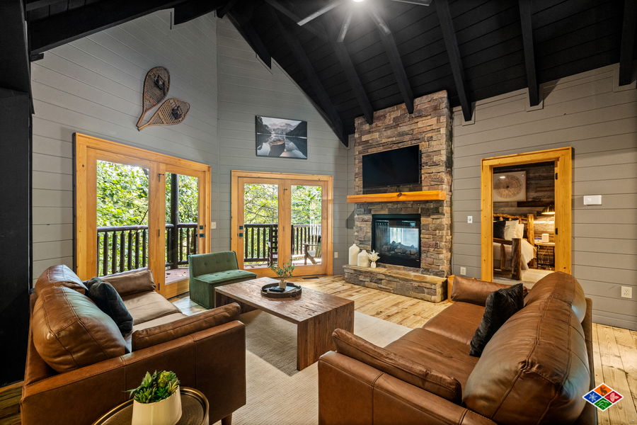 Modern Rustic Hideaway Cabin