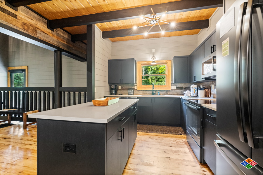 Modern Rustic Hideaway Cabin