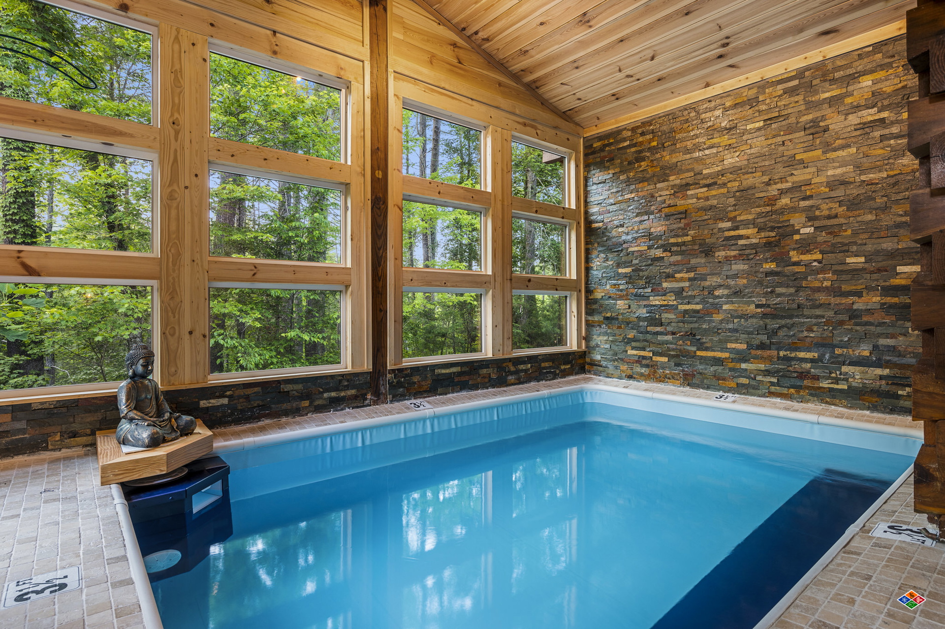 Enjoy outdoor living in your 4 Bedroom Luxury Cabin