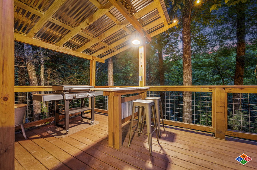 Enjoy outdoor living in your 4 Bedroom Luxury Cabin