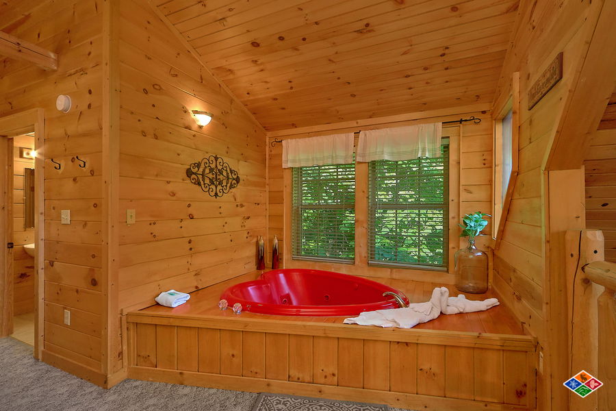 Pool Time Paradise - Gatlinburg Cabin - Smoky Mountains