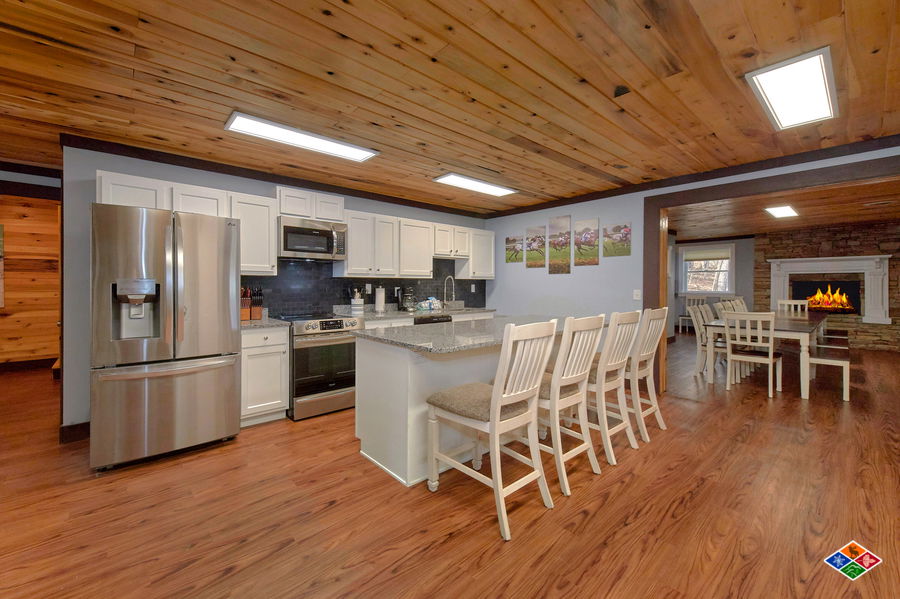 The Skybox Lodge Large Group Cabin