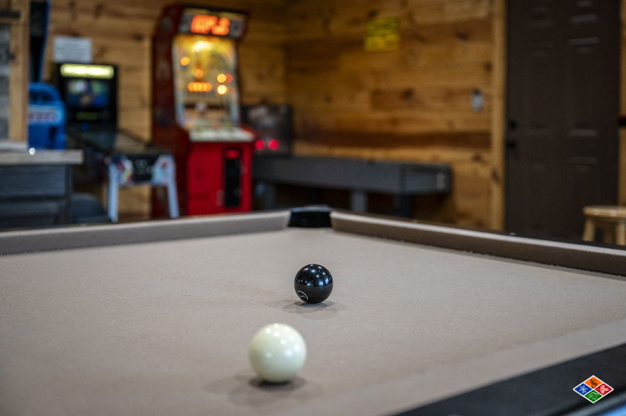 Amazing private cabin with 18 foot swimspa pool