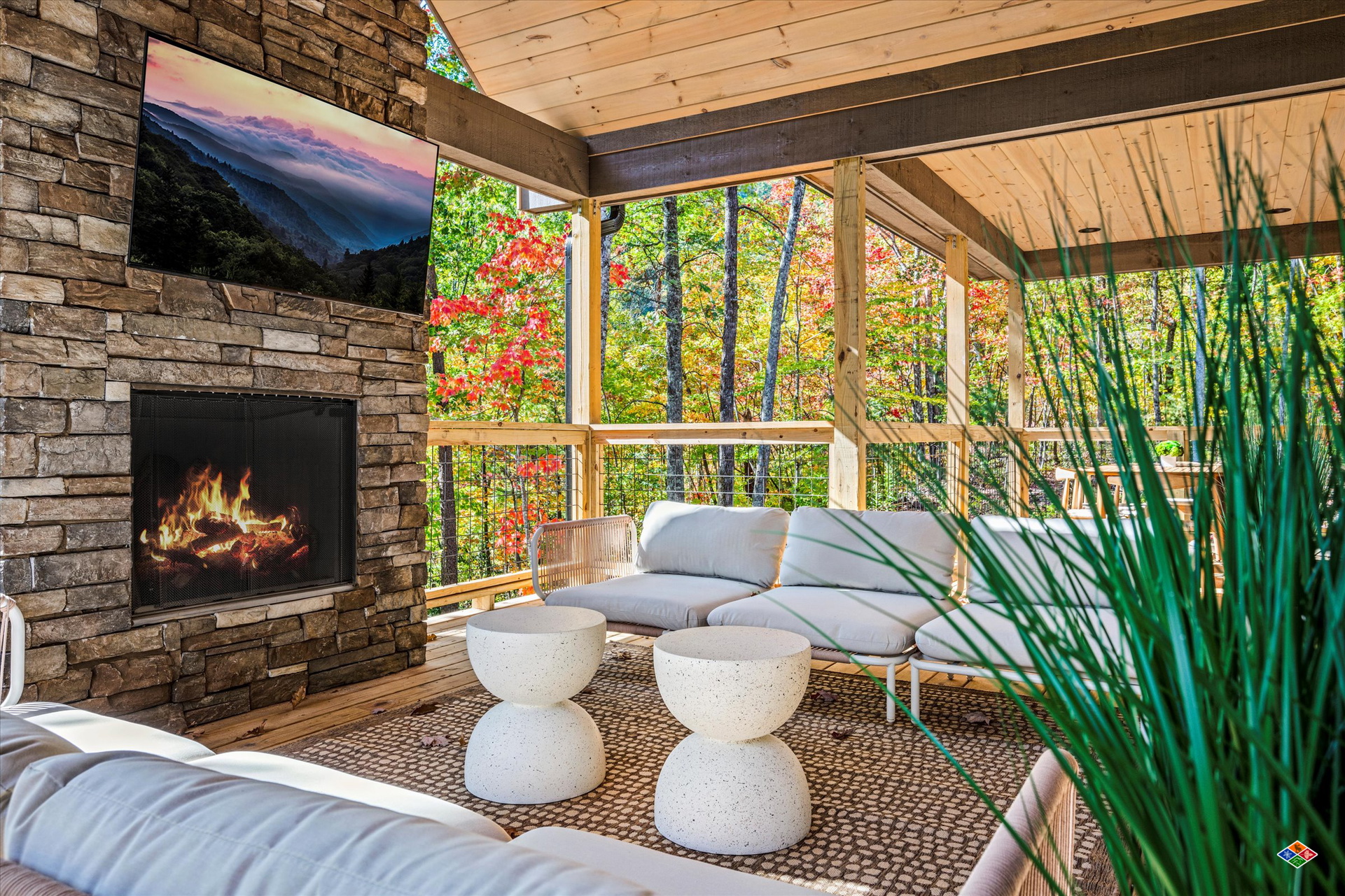 Treehouse Swim Cabin