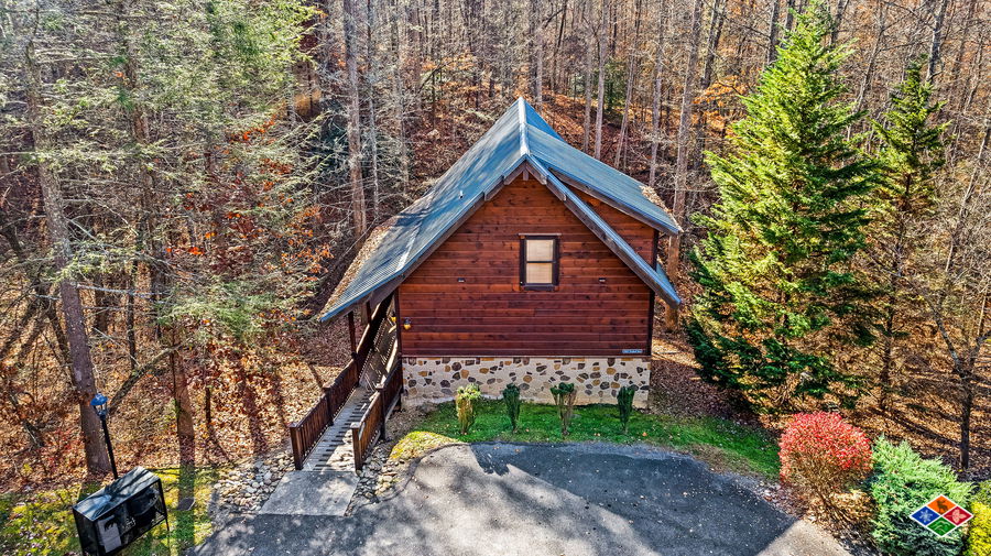 Tucked Inn - Gatlinburg Cabin - Smoky Mountains