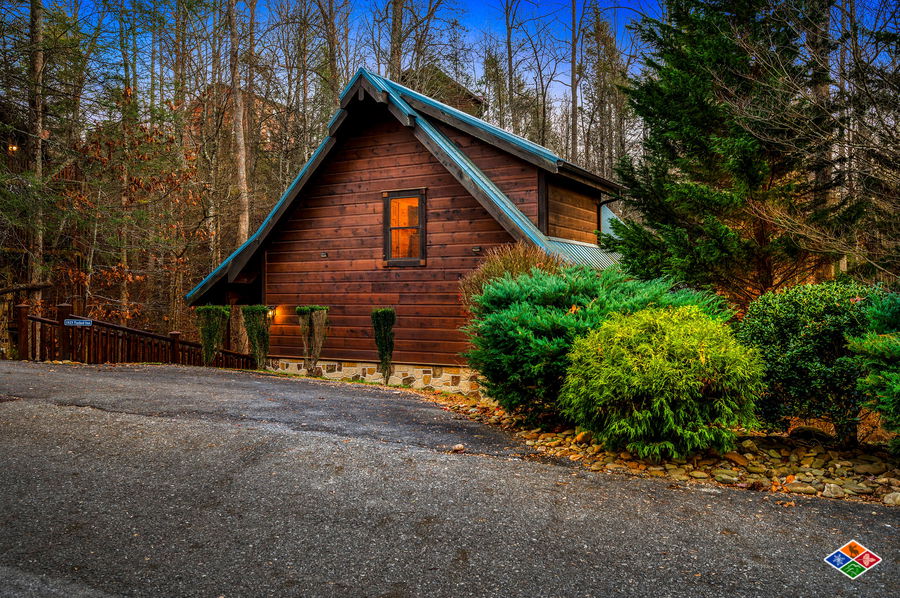 Tucked Inn - Gatlinburg Cabin - Smoky Mountains