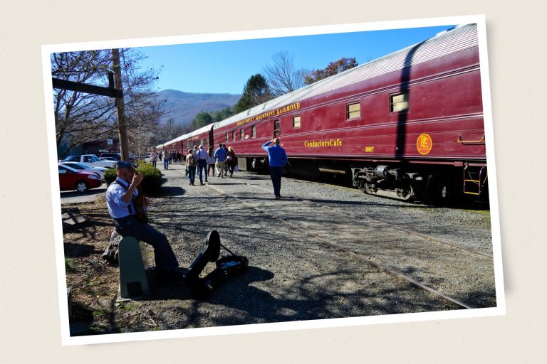 11 Best Smoky Mountain Towns to Explore for a Scenic Trip