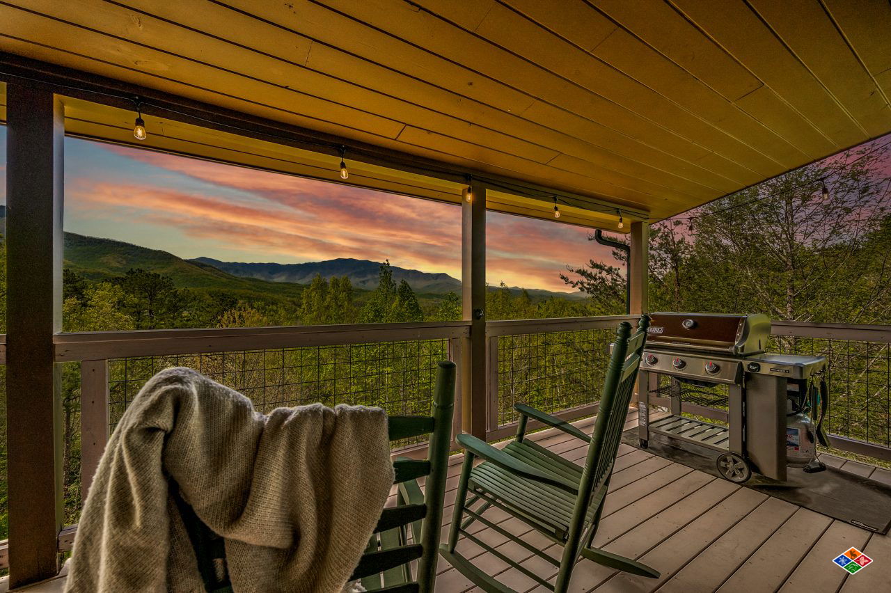 Bearded Bear Lodge Luxury Cabin