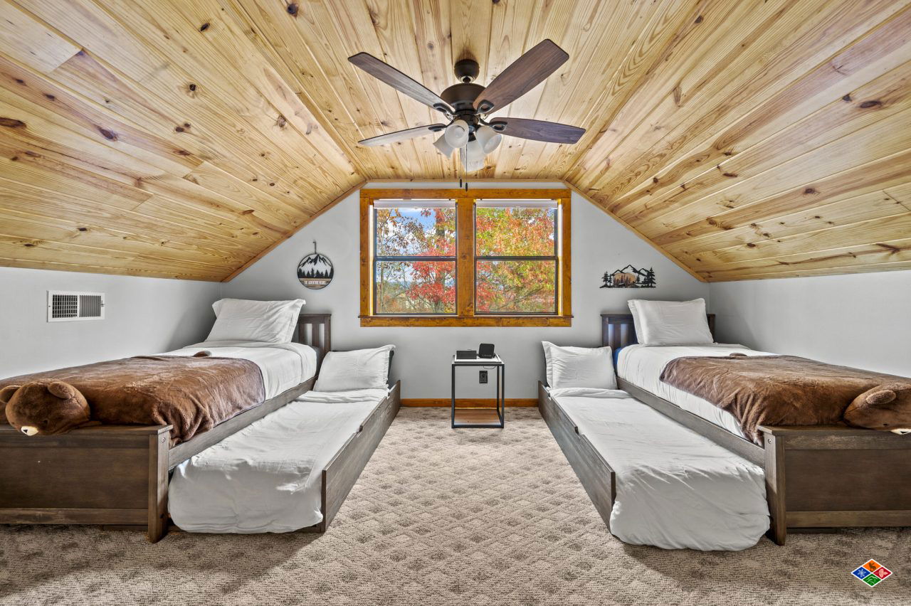 Bearded Bear Lodge Luxury Cabin