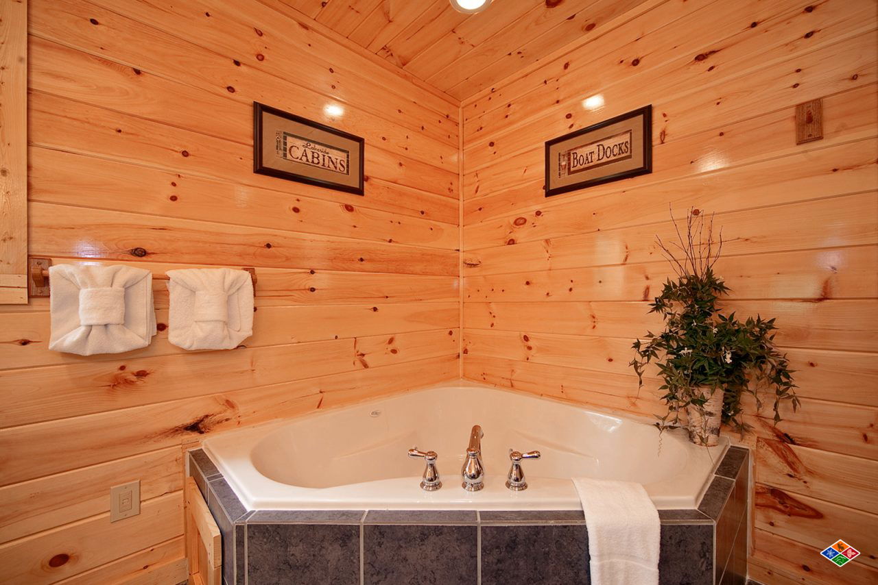 Lazy Daze Lodge - Gatlinburg Cabin - Smoky Mountains