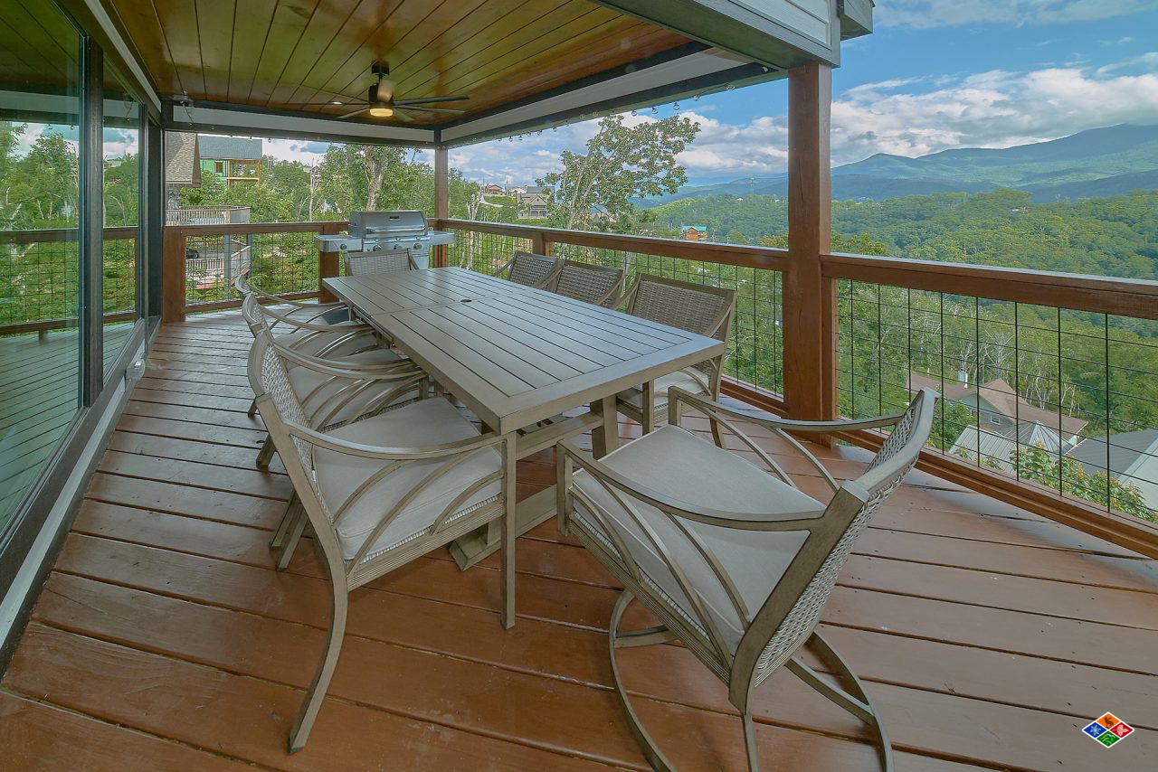 LeConte Luxury Lodge - Unbelievable Mountain Views