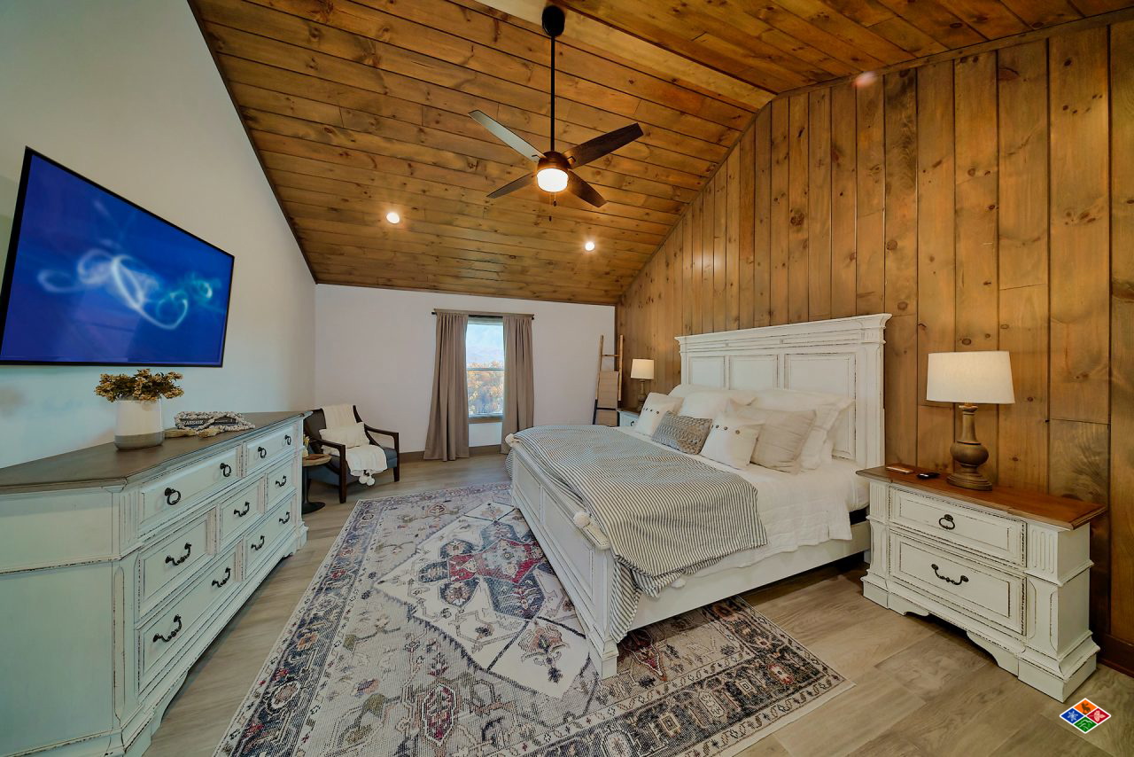 LeConte Luxury Lodge - Unbelievable Mountain Views