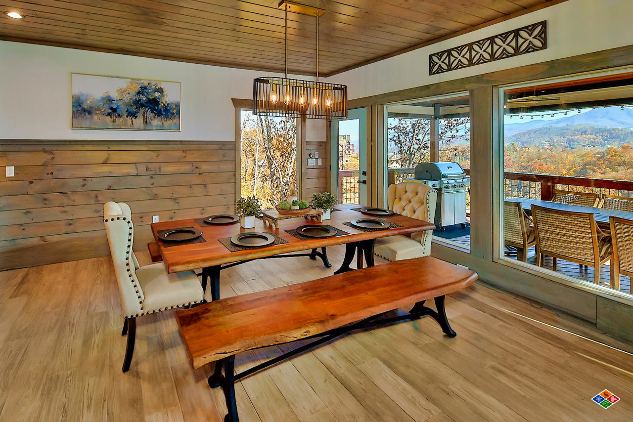 LeConte Luxury Lodge - Unbelievable Mountain Views