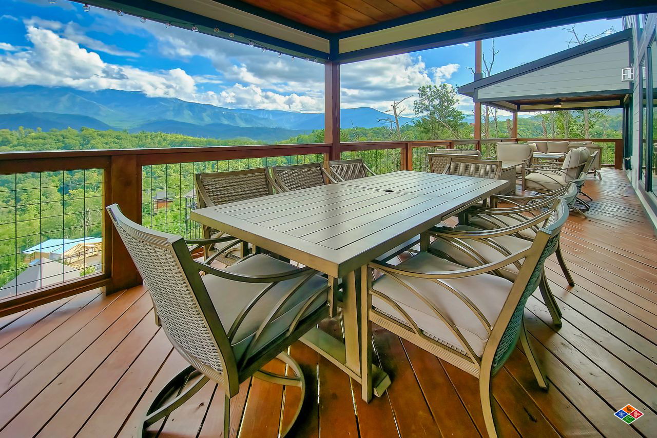 LeConte Luxury Lodge - Unbelievable Mountain Views