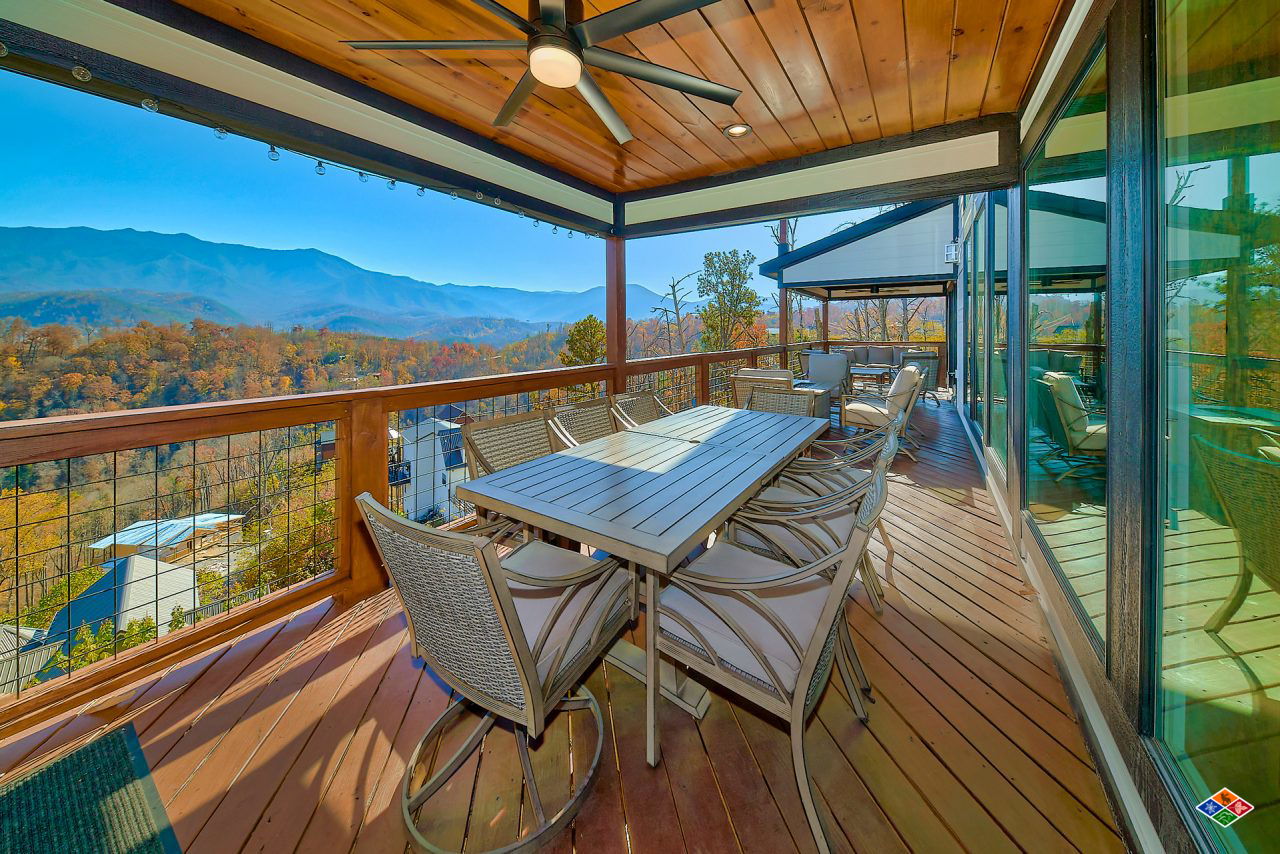 LeConte Luxury Lodge - Unbelievable Mountain Views