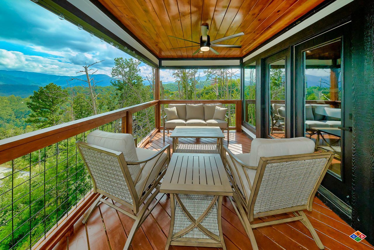 LeConte Luxury Lodge - Unbelievable Mountain Views