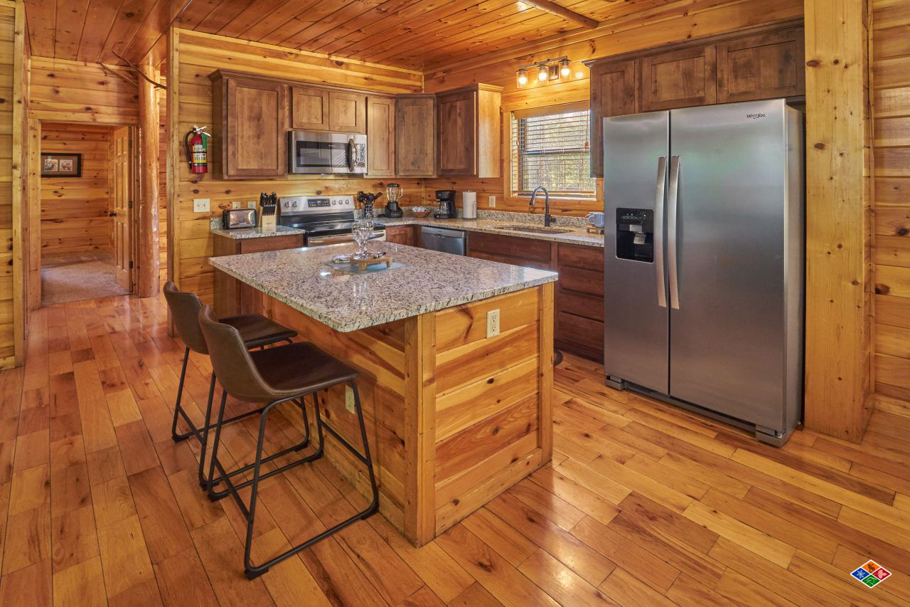 Lumberjack Lodge - Gatlinburg Cabin - Smoky Mountains
