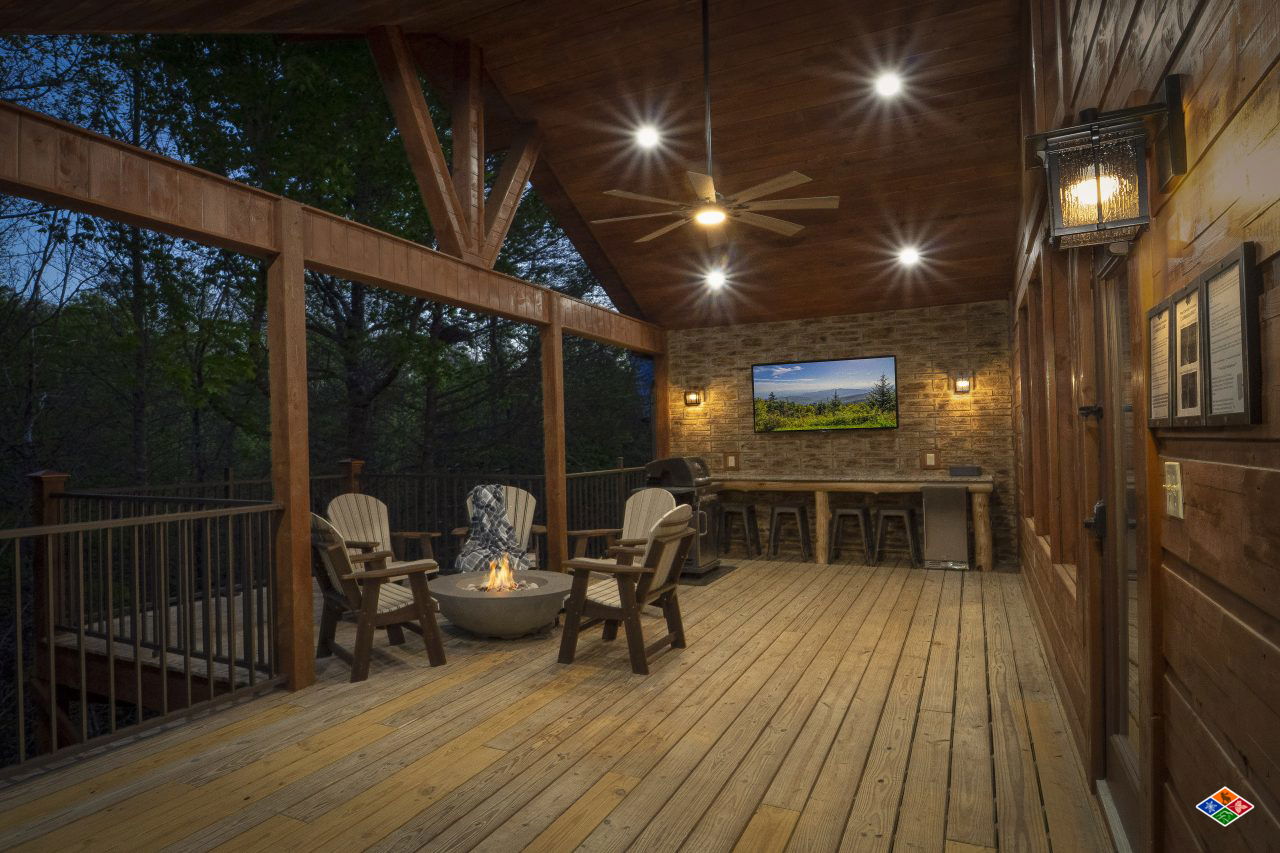Lumberjack Lodge - Gatlinburg Cabin - Smoky Mountains