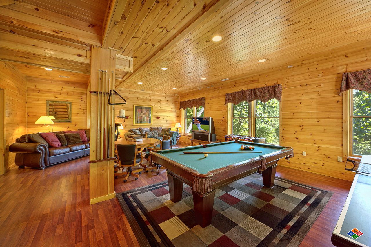 Secluded Hideaway - Pigeon Forge Cabin - Smoky Mountains