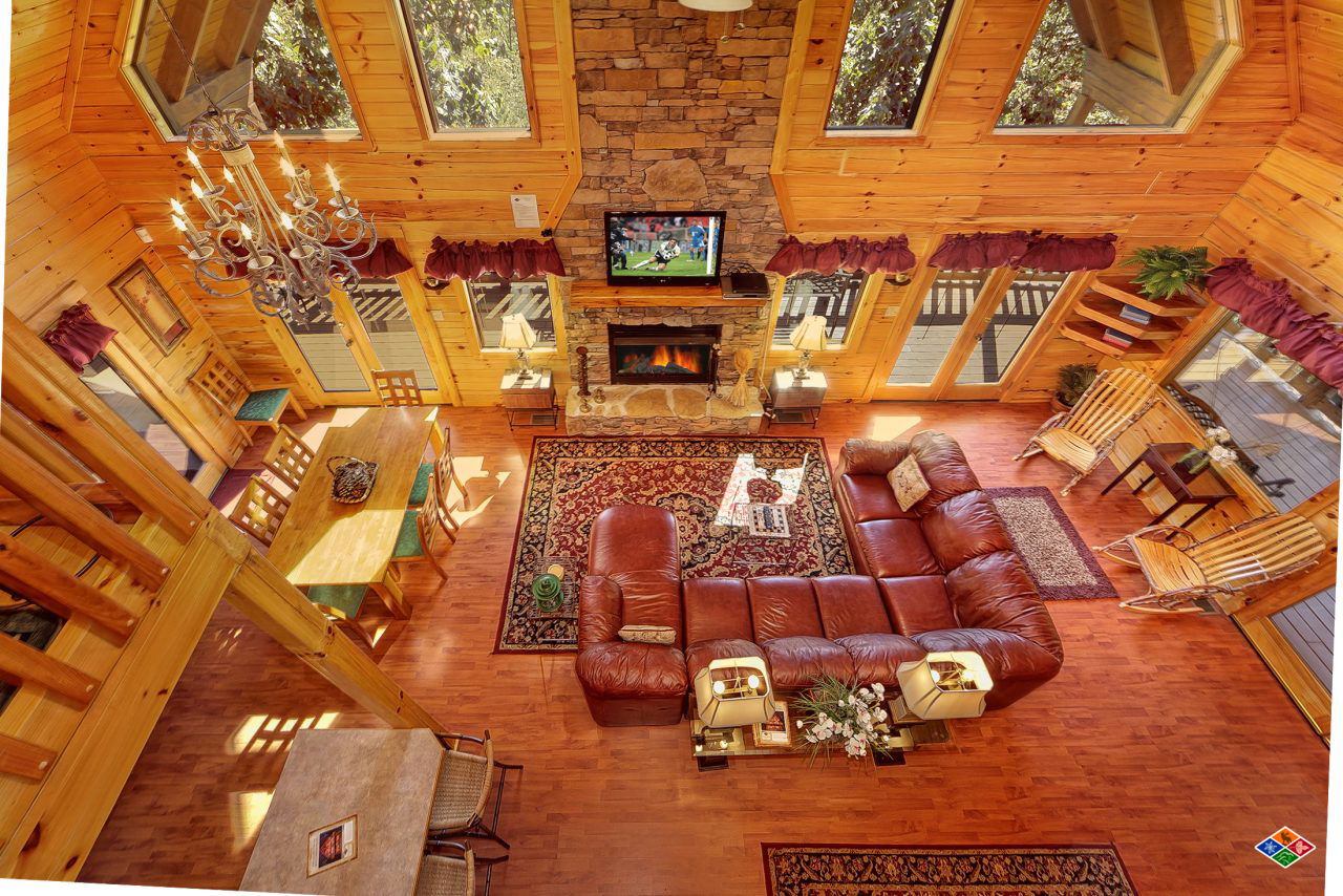 Secluded Hideaway - Pigeon Forge Cabin - Smoky Mountains